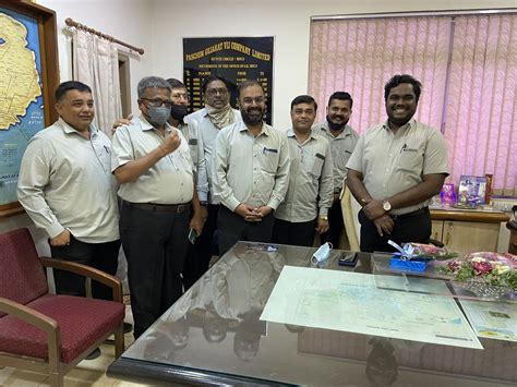 साइकिल पंचर की दुकान से सफल Ias अधिकारी बनने का सफरसंघर्ष की कहानी