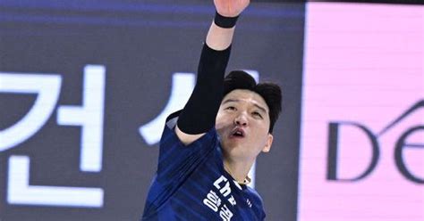 사진 정지석살짝 넘긴다