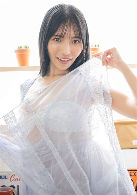 スレンダーボディがまぶしい グラドル桜井ういさん 純白ランジェリー姿で魅了 ｜まいどなニュース