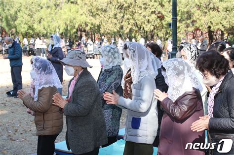 수험생 자녀 위해 기도하는 학부모 네이트 뉴스