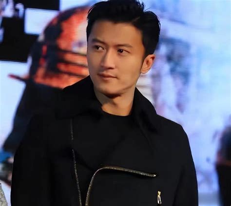 谢霆锋儿子近照公开，模样清秀像父亲年轻时候，五官很帅气