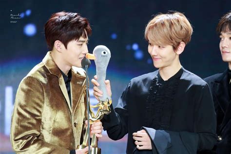 10 Potret Persahabatan Suho Dan Baekhyun Exo Kompak Bak Saudara