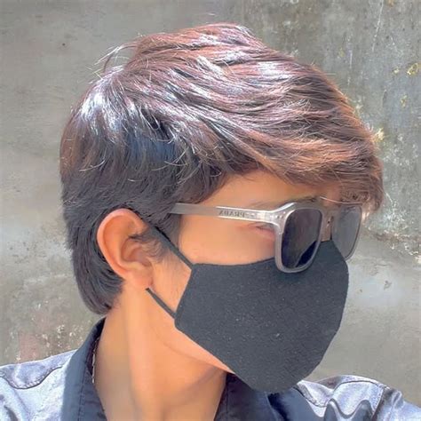 D I P E S H L Dip Pipaliya L Threads Say More