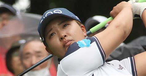 鈴木愛が今季北海道2勝へ単独首位発進 北海道出身の小祝さくらが2打差2位／国内女子ゴルフ サンスポ