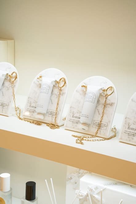 압구정 갤러리아 러퓸 팝업스토어 진행