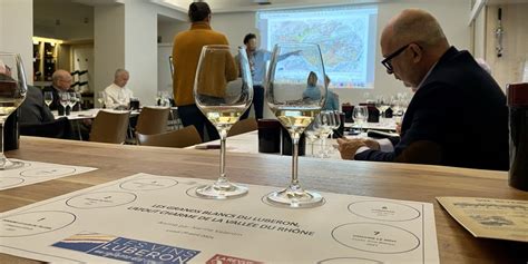 Masterclass De La RVF Avec Les Vins Du Luberon Des Blancs Sur La