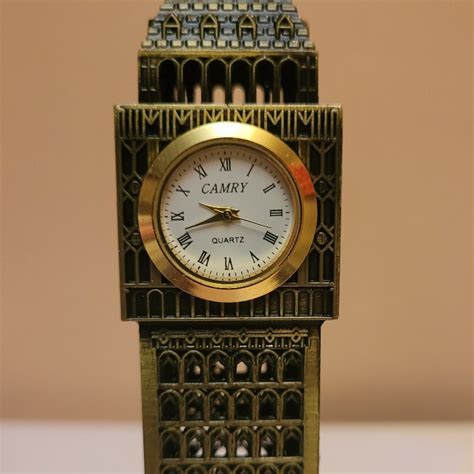 مجسمه مدل برج بیگ بن لندن مدل ساعت دار دکوتیس