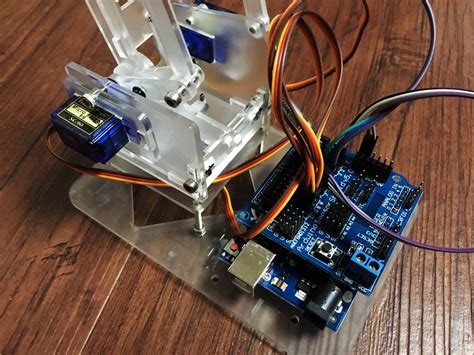 如果你要組機械手臂mearm，可能是用搖桿 傑森創工 創客新聞網 Arduino And Raspberry Pi