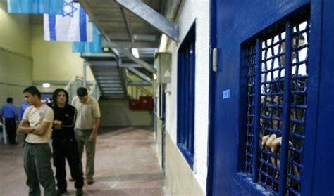 Prison Guard Accused Of Having Affair With Inmate Smuggling Drugs R