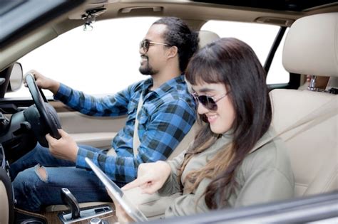 Premium Photo Young Couple Enjoying Road Trip