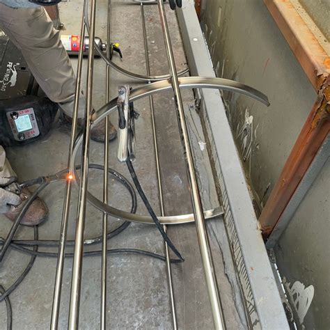 고정식 수직 안전 사다리 등받이울 설치 기준 및 방호울 제작 시공 네이버 블로그