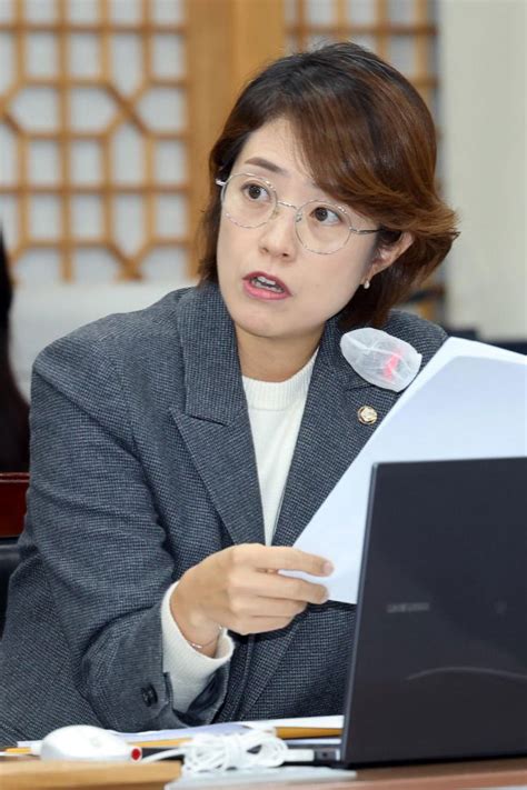고민정 특감은 시선돌리기 한동훈 짠해대통령보다 韓 탄핵 먼저 갈 듯