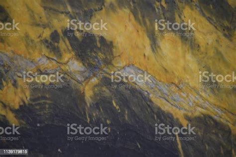 자연 패턴 질감 배경으로 검은 색과 노란색 Quartzite 돌 0명에 대한 스톡 사진 및 기타 이미지 0명 거친 건축