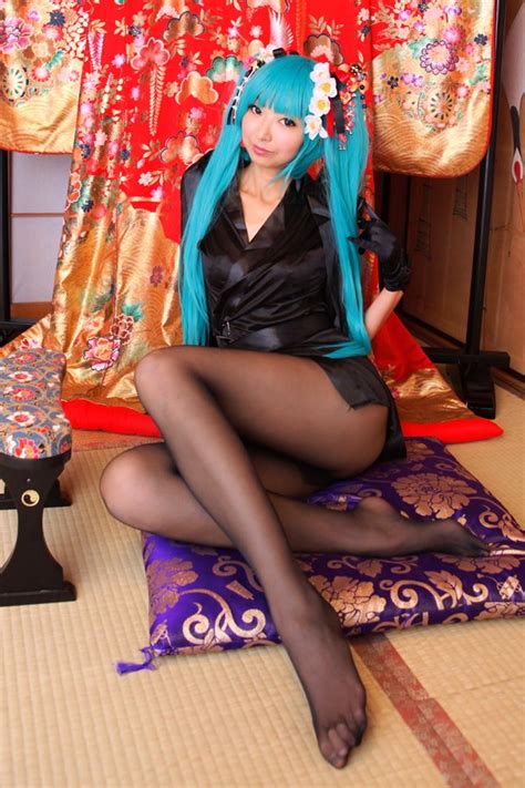 Miku Hatsune Cosplay Chaosbeast