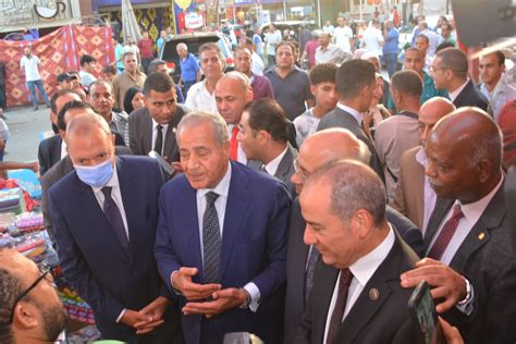 وزير التموين يفتتح معرض أهلا مدارس بميدان المؤسسة بشبرا الخيمة