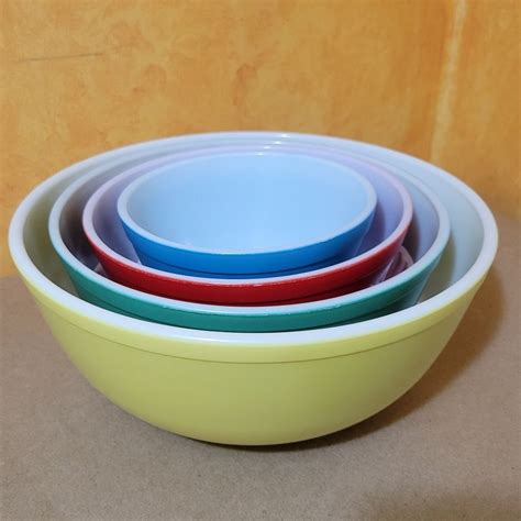 Vintage Pyrex Primary Color Nesting Mixing Bowl Set Yellow Green Red