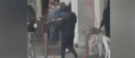 Grenoble Les images choc d un homme équipé d une arme de guerre en plein centre ville avant de