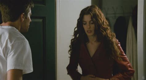 Screencaptures Trailer 1 Hd Laod Trailer01 093 Anne Hathaway