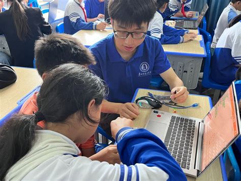 数学与大数据学院学生第三党支部开展“科技强国、创新圆梦”主题党日活动 数学与大数据学院