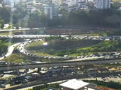 Interdição No Viaduto Raul Seixas Causa Congestionamento Na Avenida Acm