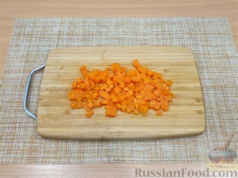 Рецепт Салат с крабовыми палочками морковью зелёным горошком и сыром