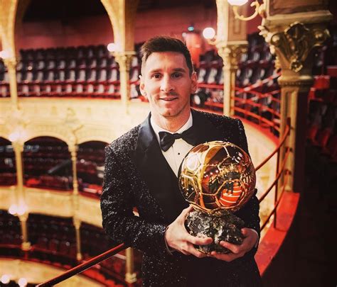 Messi Ganha 7ª Bola De Ouro Da Carreira Wscom