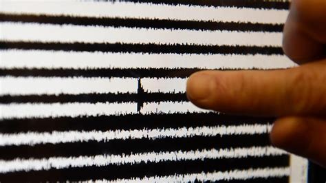 Sismo De Magnitude 44 Atinge Nápoles Cnn Portugal