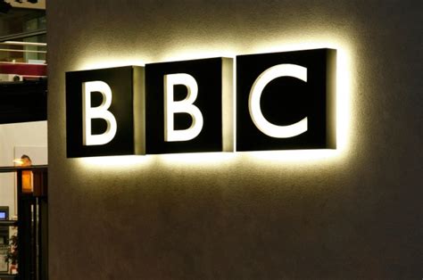Rishi Sunak Takes Bad Tempered Swipe At Bbc Star Amid Fiery Clash The