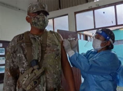 Áncash vacunan contra la covid 19 a soldados del Ejército y