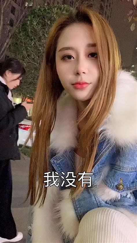 后面的人好像在孕吐 度小视