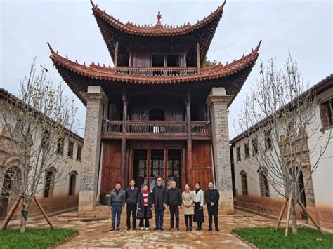 学校党委副书记孙旭东赴云南景东职业高级中学看望慰问研究生支教团 报道 中国美术学院官网