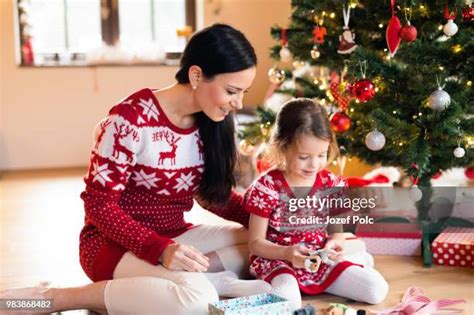 Mother And Daugter Photos And Premium High Res Pictures Getty Images