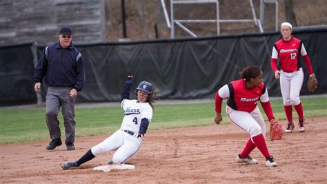 Softball Team Splits Doubleheader With Suny Oneonta The Ithacan