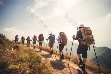 团队登山户外运动图片 包图网