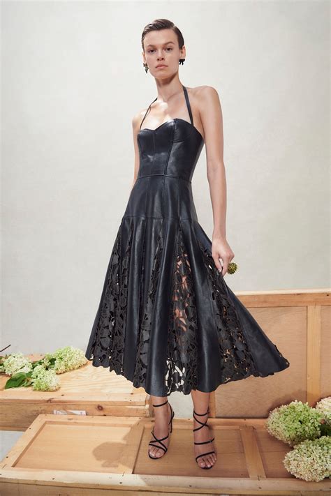 Oscar De La Renta Spring 2023 CollectionFashionela