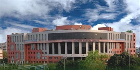 Vardhman Mahavir Medical College Delhi 2024 25 Cut Off Fees