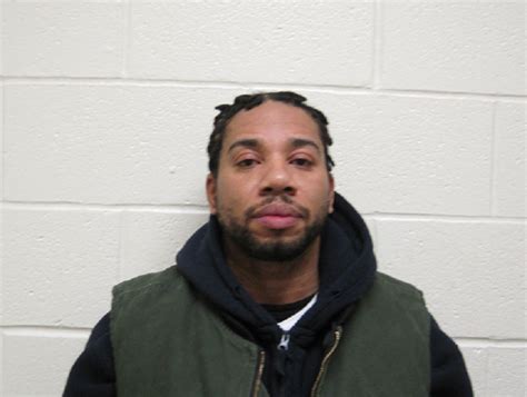 Hamden Police Charge Man With Robbing Taxi Driver At Knife Point