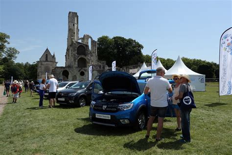Dacia Launches Duster Black Collector Limited Edition Deliveries Start
