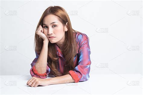 亚洲女孩越来越无聊了。