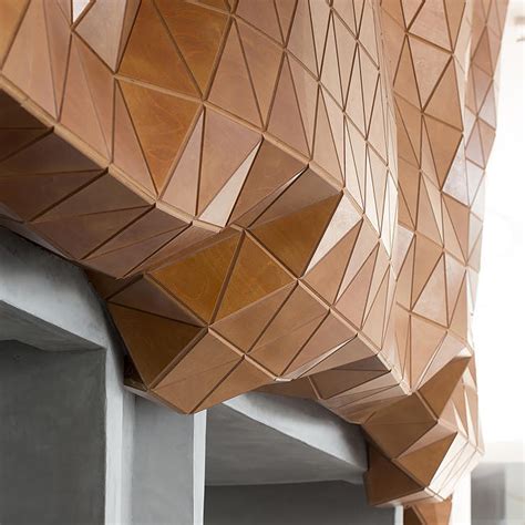 Mits Self Assembling Table