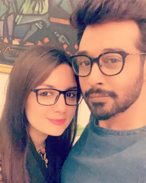 Beautiful Pictures Of Faysal Qureshi With His Wife And Cute Daughter