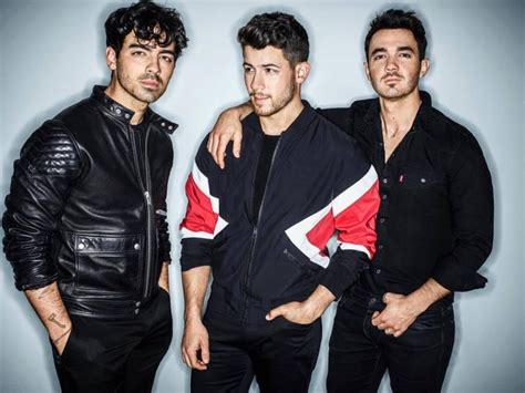 The Jonas Brothers Reunite In New Singles Massachusetts Daily Collegian