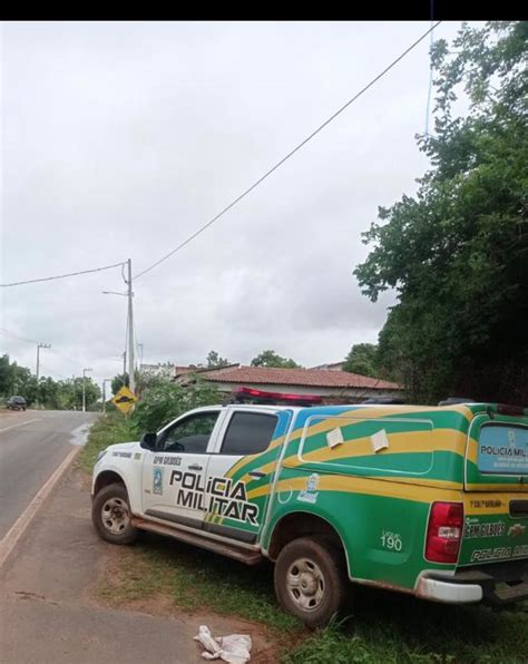 Corpos De Jovem E Adolescente Com Marcas De Tiros São Encontrados Em