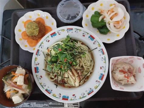 ワカメ麺の中華ざるそば定食😆 Eatpick