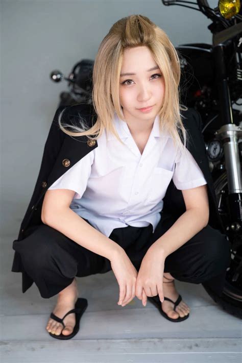 伊織萌出演真人版電影《東京復仇者》 艷麗坐檯小姐造型超吸睛！