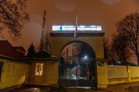 Posljedice Nevremena U Zagrebu Grom Udario U Dimnjak Toplane I Izazvao