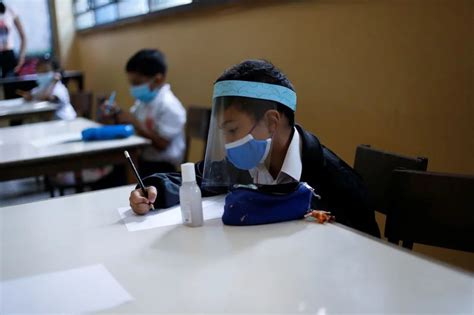 Privatización de facto así funcionan los servicios públicos en Venezuela que colapsaron por
