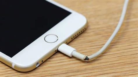 Voici comment conserver votre câble de chargeur plus longtemps Cocktail