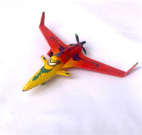 Disney Pixar Planes Cars Ishani Diecast Metal 155 Missing Wheel On One