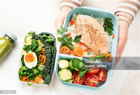 컨테이너에 담긴 다양한 종류의 건강식 테이크아웃 음식 메뉴 평면도 복사 공간 0명에 대한 스톡 사진 및 기타 이미지 0명